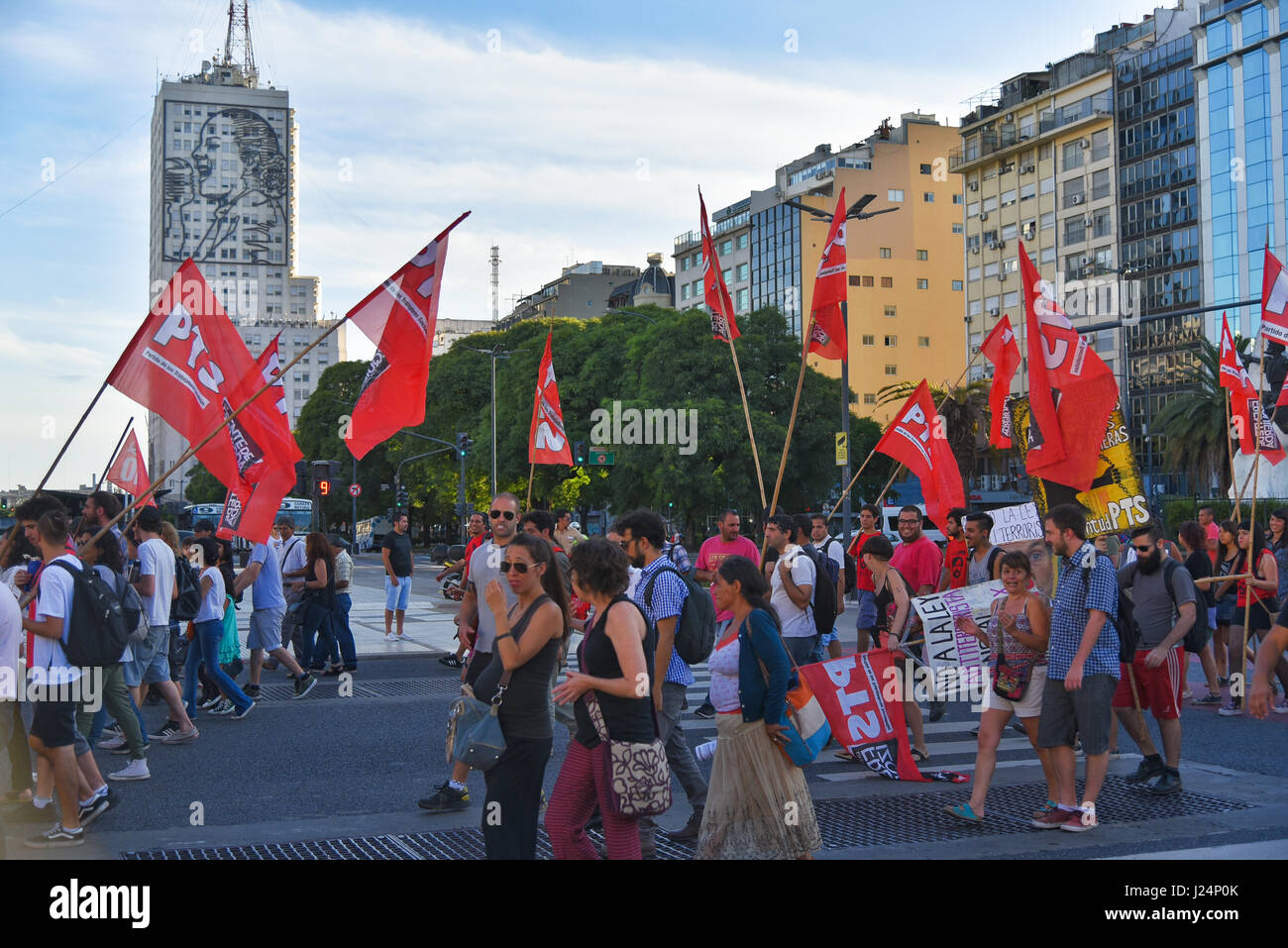 Tupac hi-res stock photography and images - Alamy
