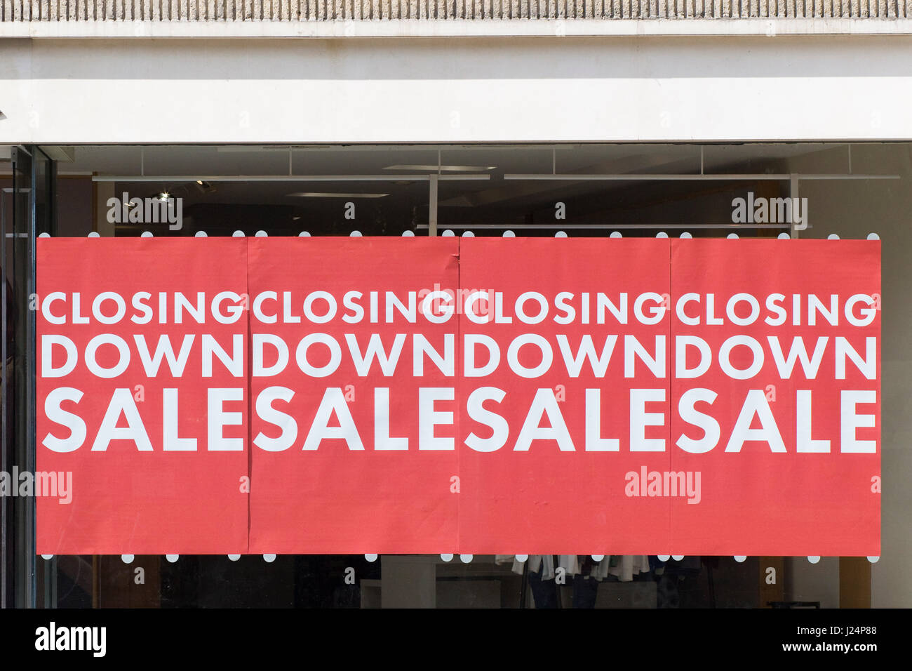 Closing down signs posters shop hi-res stock photography and images - Alamy