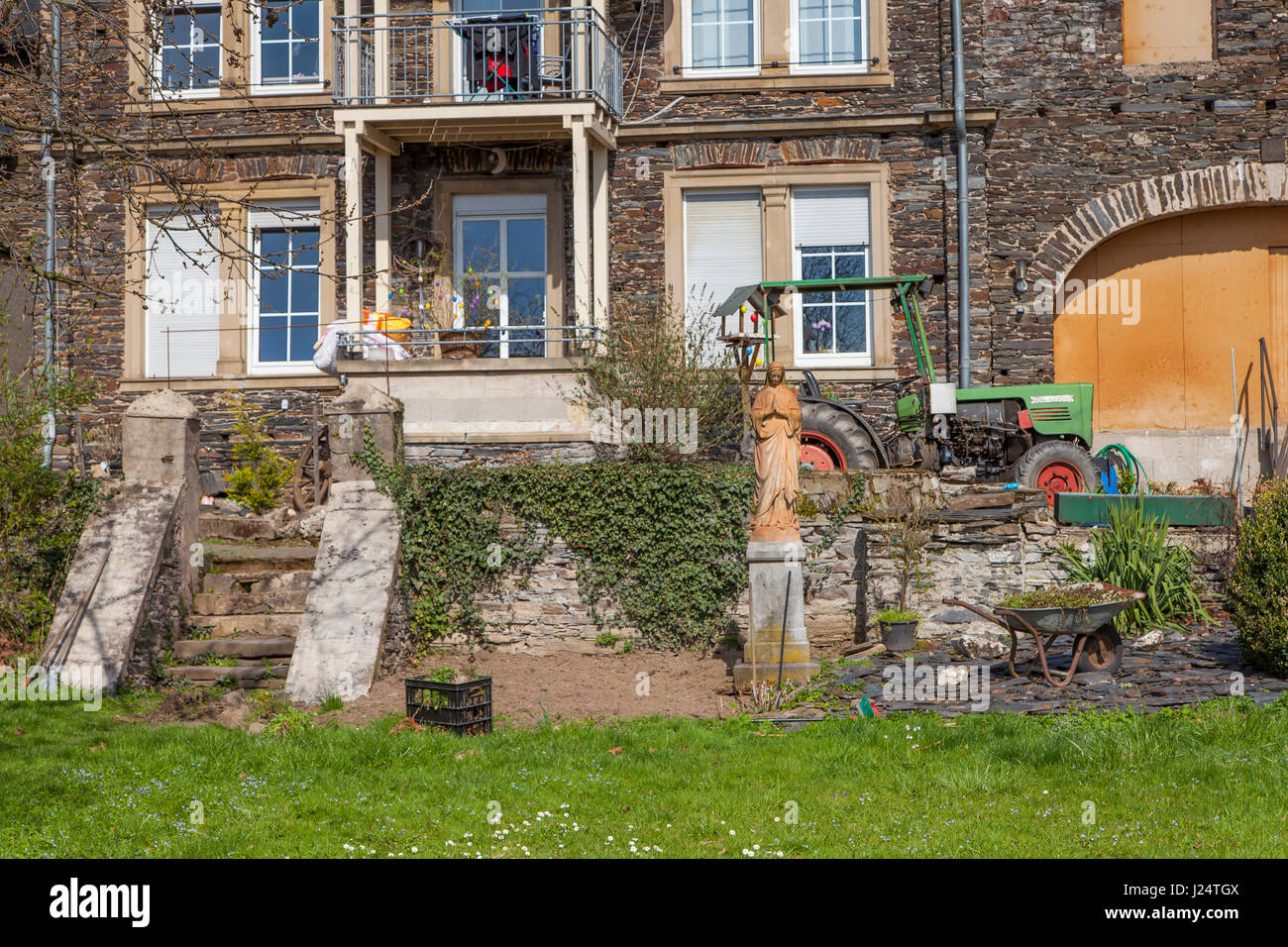Romantic houses hi-res stock photography and images - Alamy