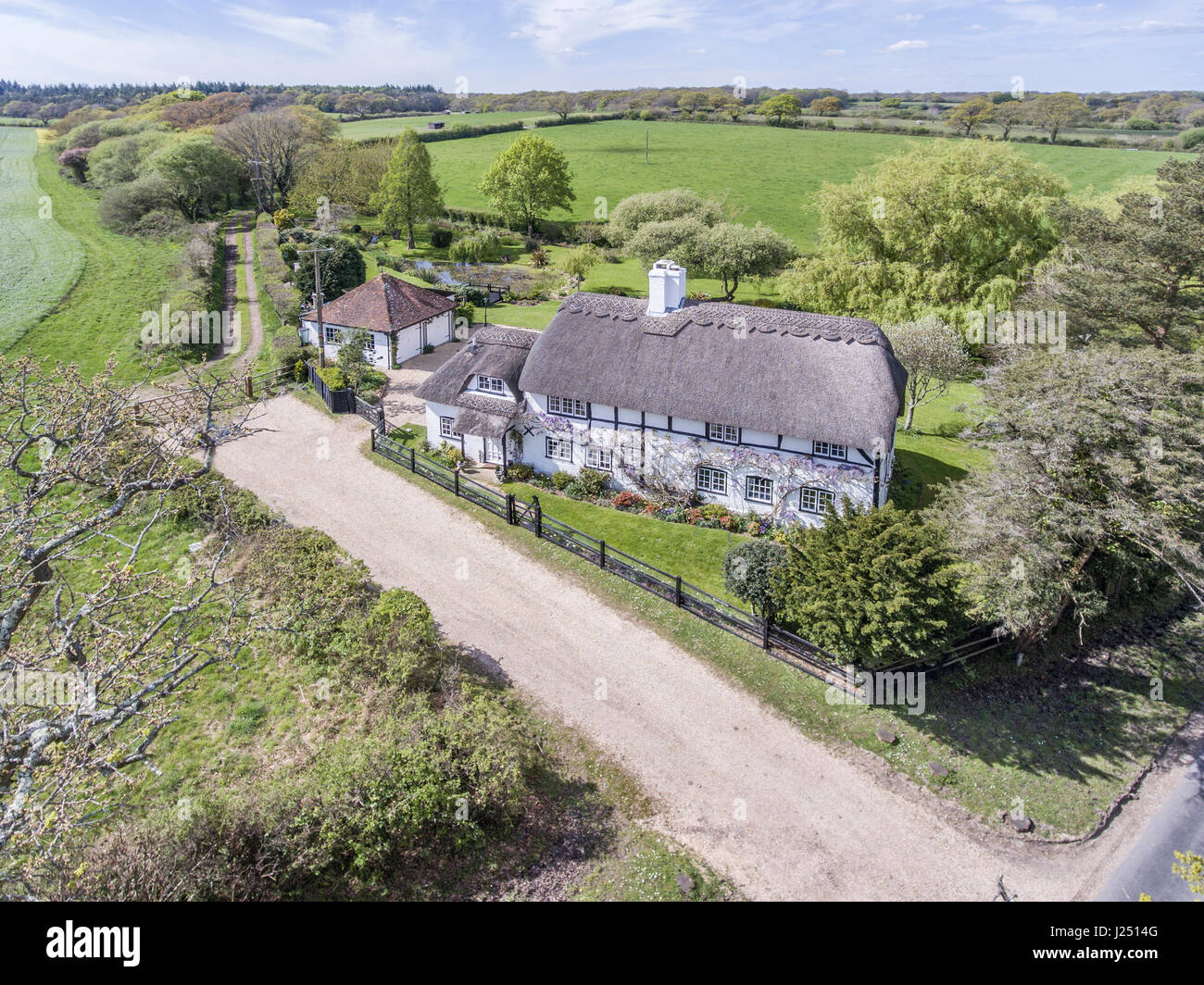 Farms in english countryside hi-res stock photography and images - Alamy
