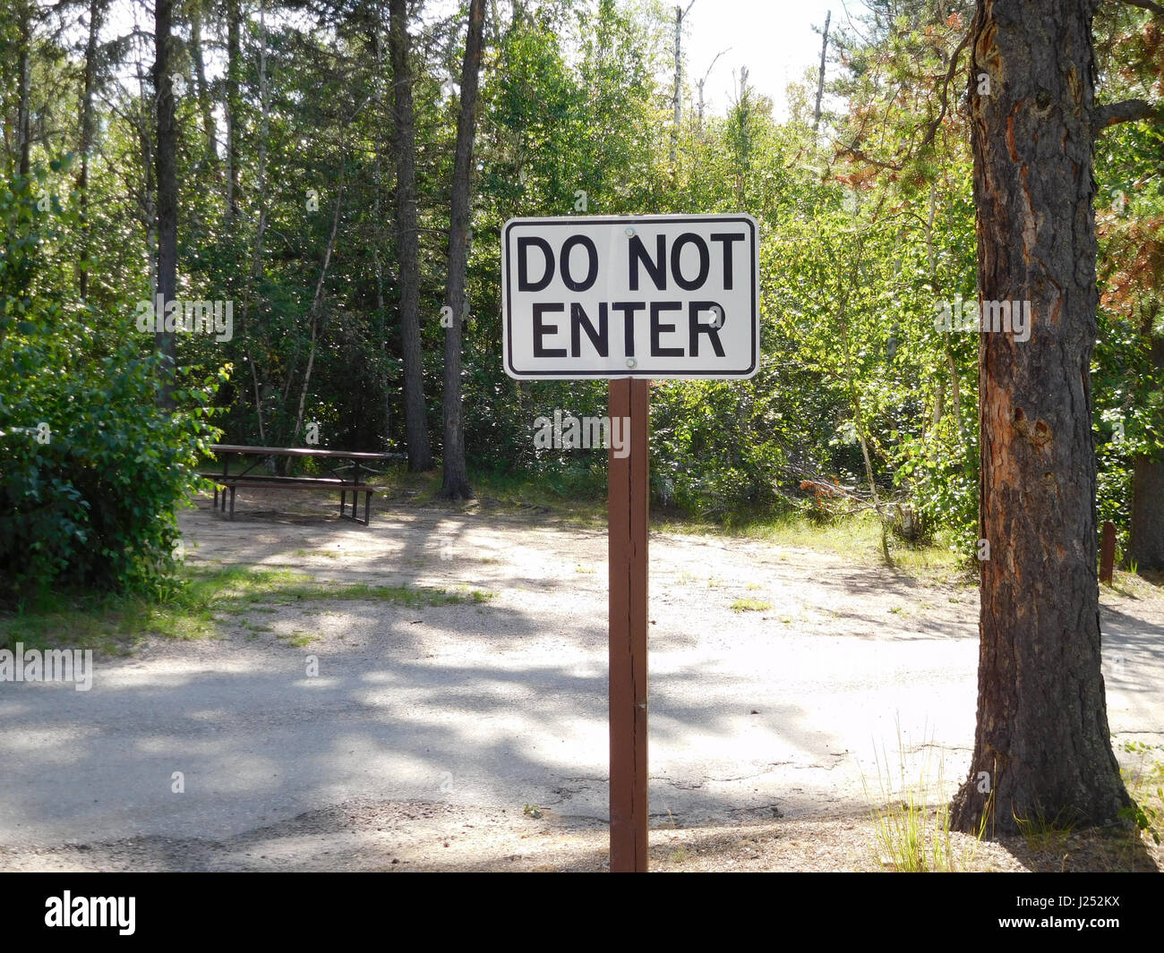Forbidden picnic sign hi-res stock photography and images - Alamy