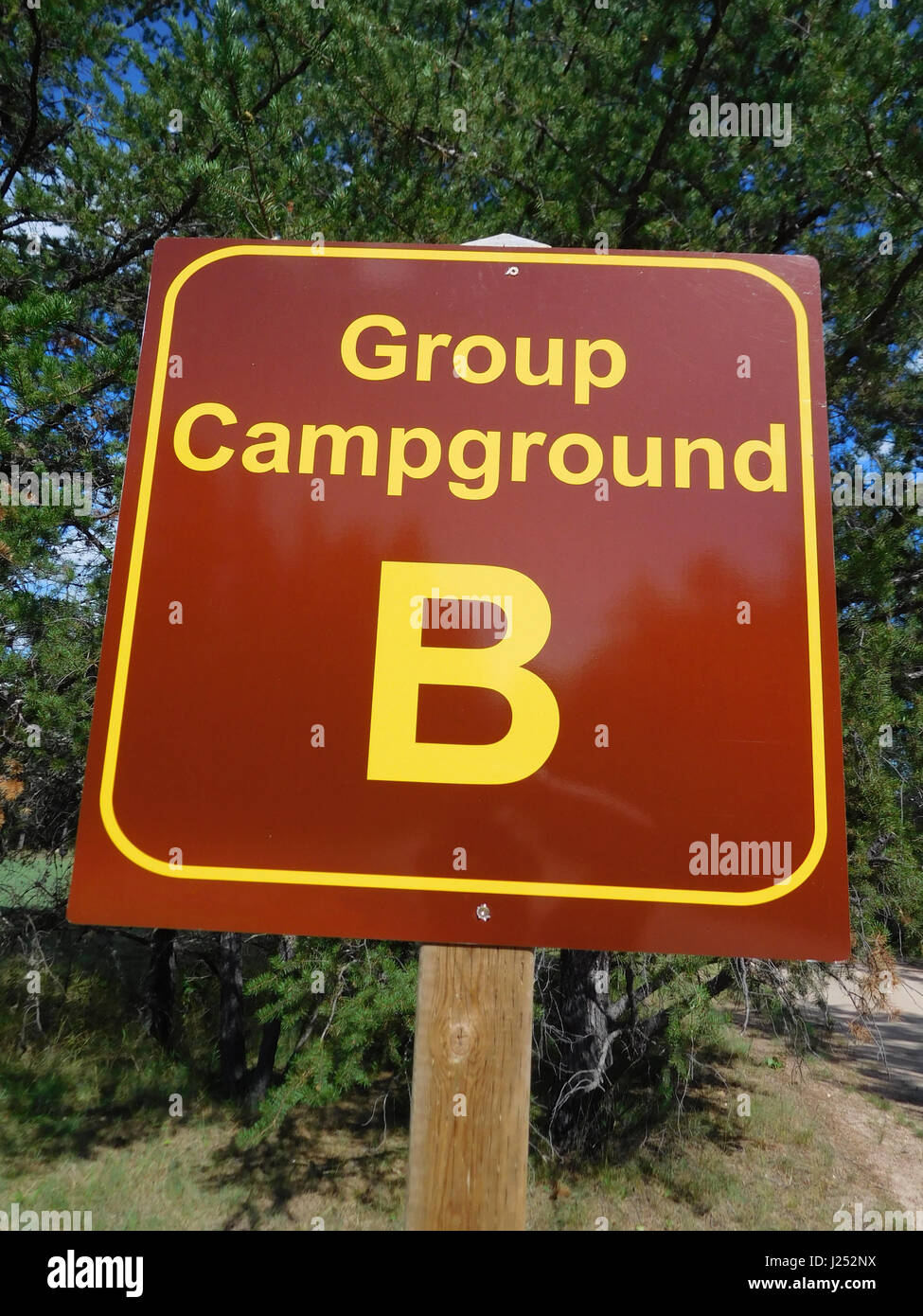 Road sign camping caravan site hi-res stock photography and images - Alamy