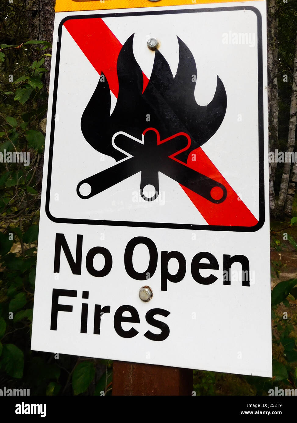 Camp fire sign hi-res stock photography and images - Alamy