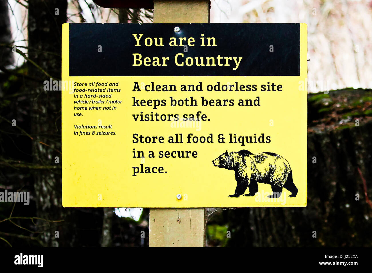 Bear Warning Sign, Canada High Resolution Stock Photography and Images ...