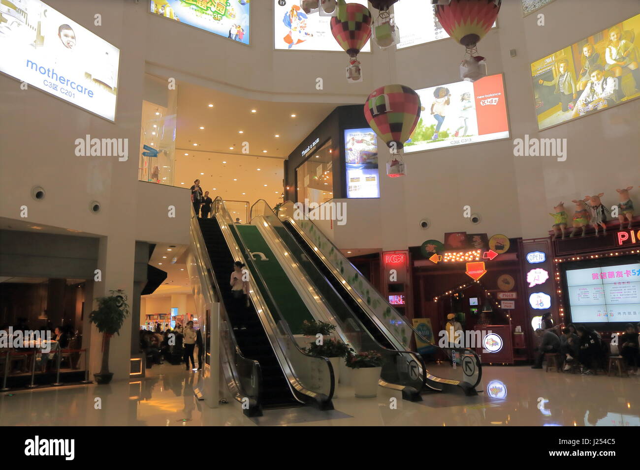 Contemporary Hubin Yintai in77 shopping mall in Hangzhou China Stock ...