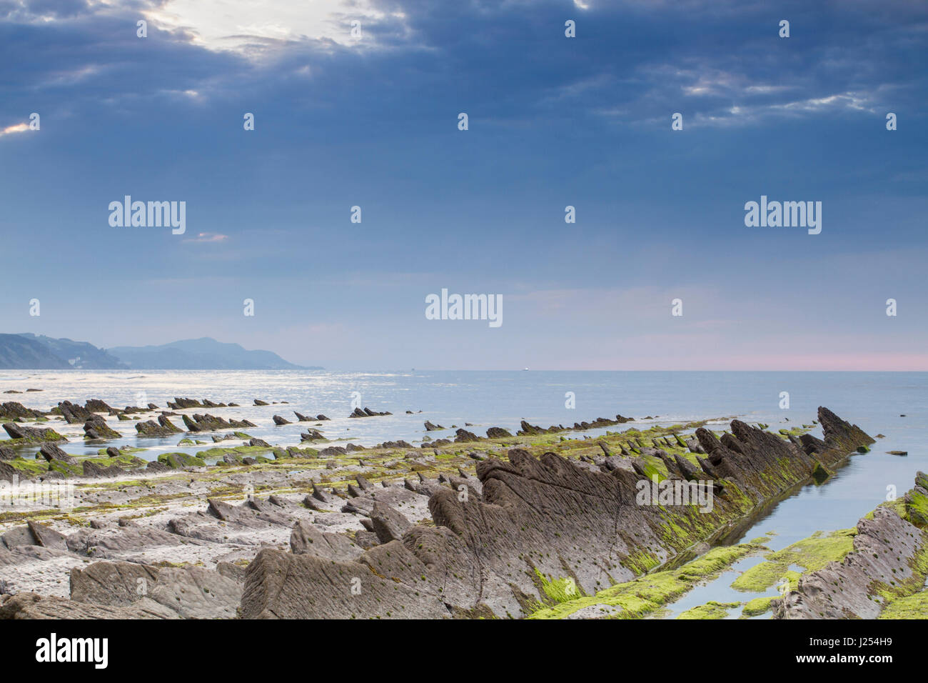 Flysch in Sakoneta beach, Basque Country Stock Photo - Alamy