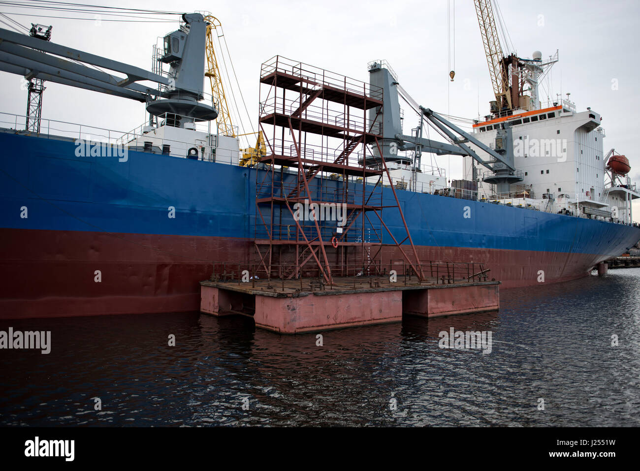 Ship hull painting hi-res stock photography and images - Alamy