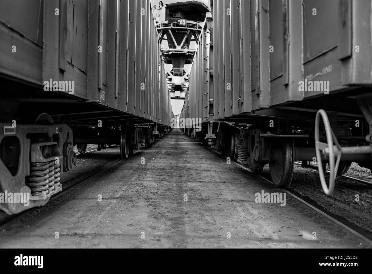 Coal loading in port Black and White Stock Photos & Images - Alamy