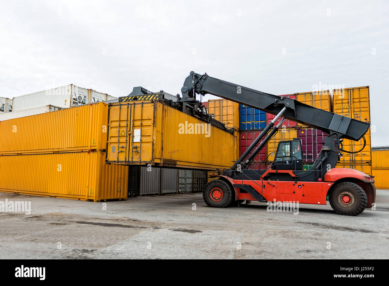 Mobile stacker hi-res stock photography and images - Alamy