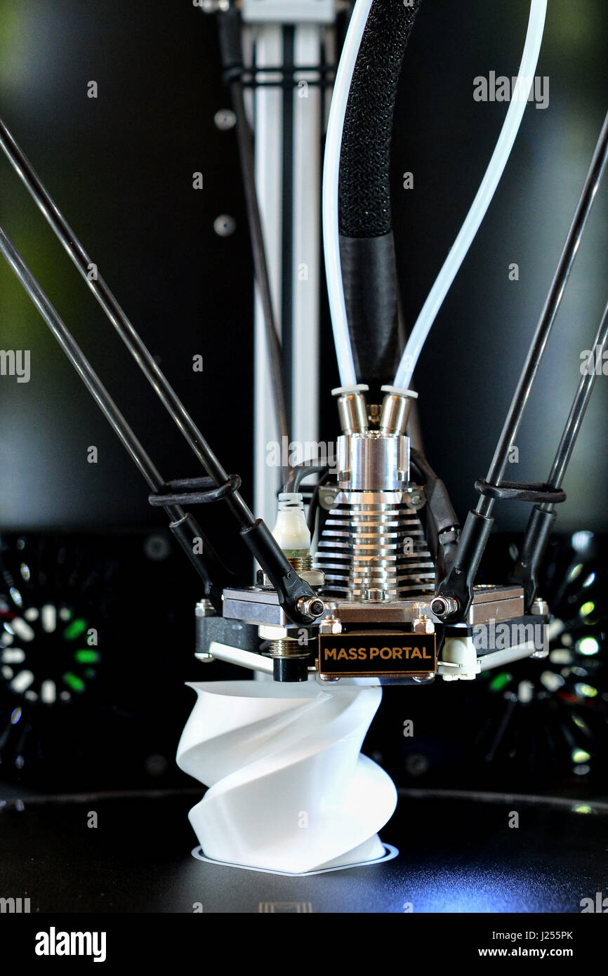 Industrial 3d printing machine hi-res stock photography and images - Alamy