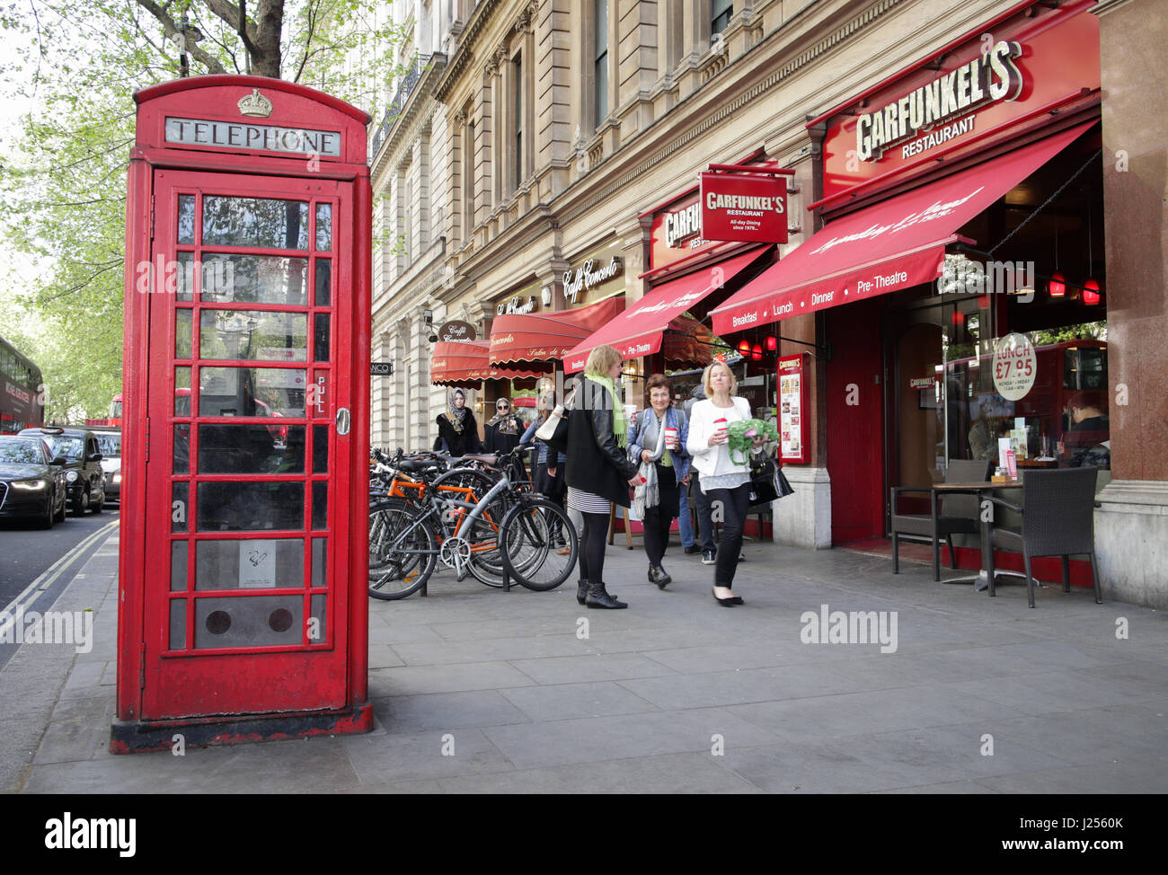 Restaurant booth hi-res stock photography and images - Alamy