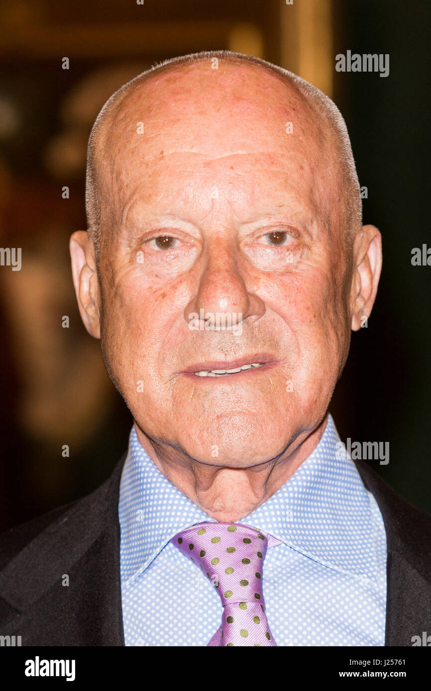 Baron foster of thames bank hi-res stock photography and images - Alamy