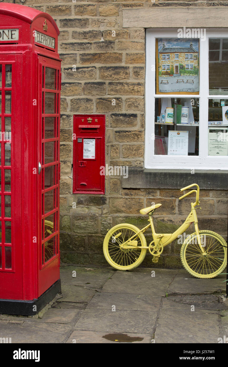 British Telephone Box Stock Photo - Alamy