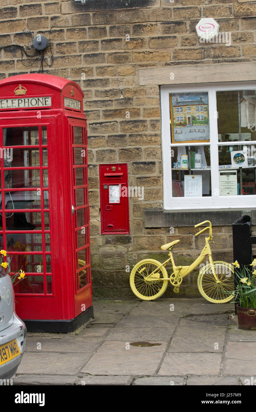 British Telephone Box Stock Photo - Alamy