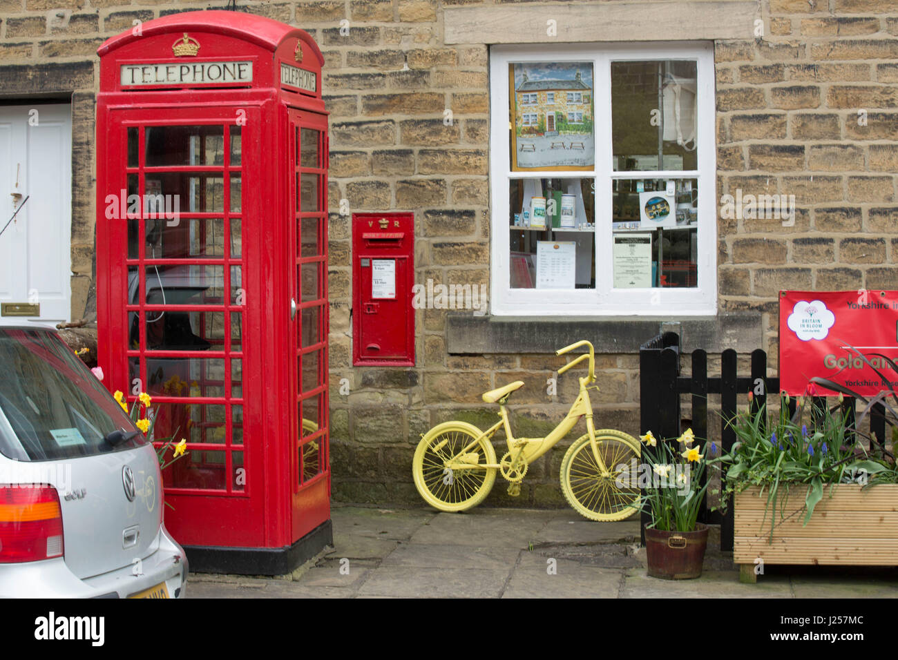 British Telephone Box Stock Photo - Alamy