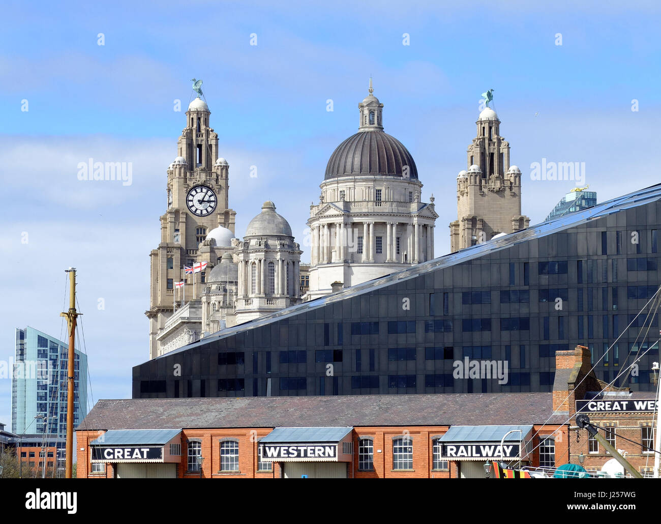 Liverpool's historic waterfront and dock Stock Photo - Alamy