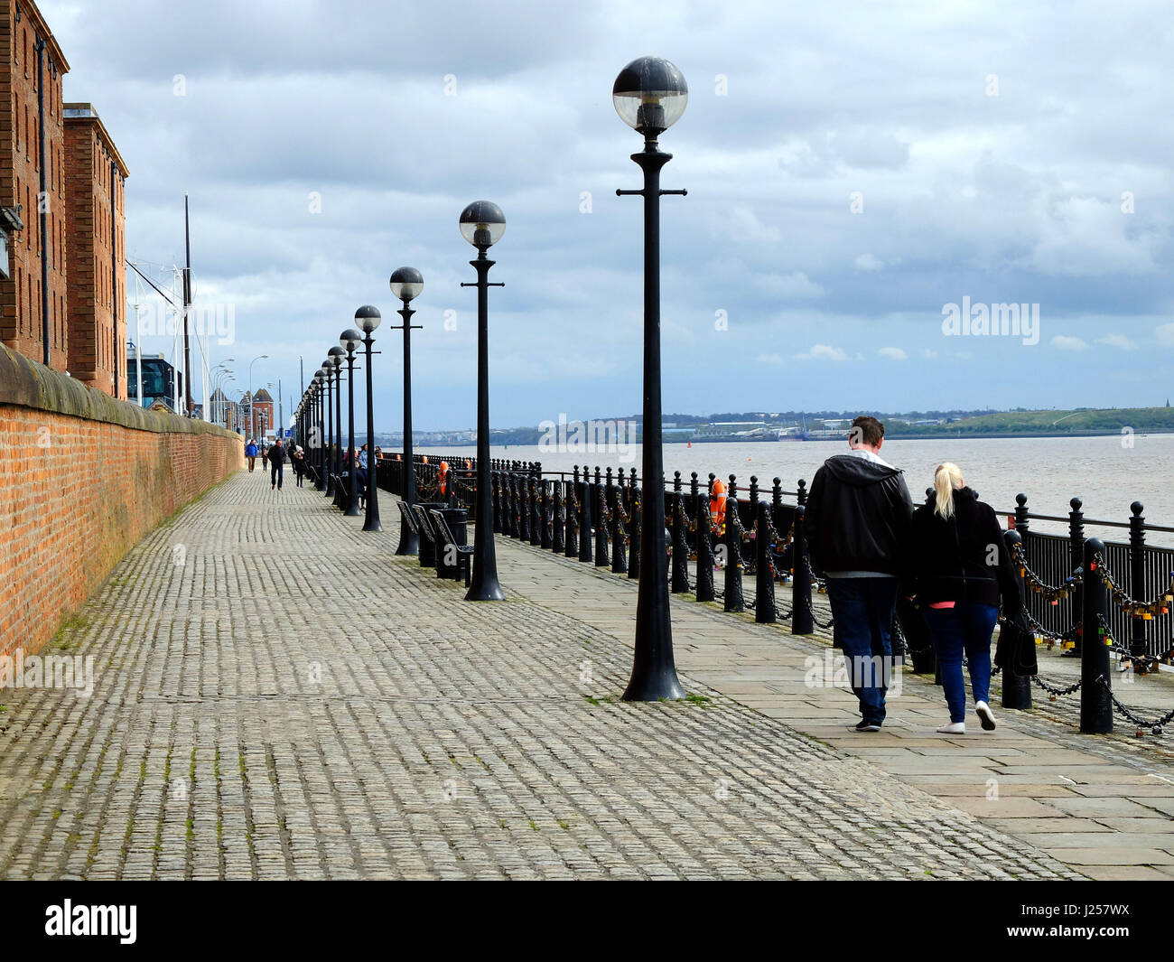 Albert Dock, Liverpool, uk, Kings Parade next to the River Mersey Stock ...