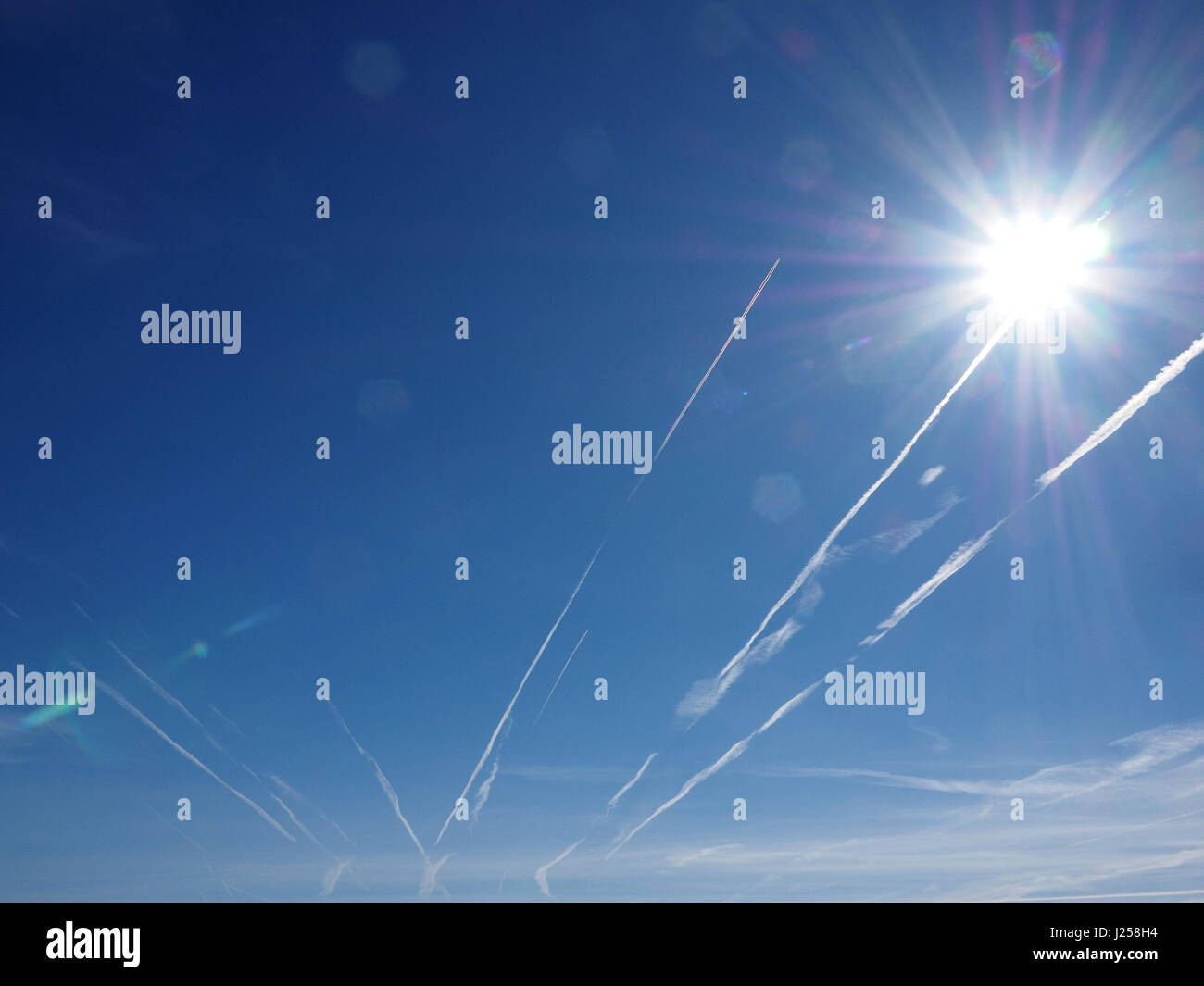 Jet long contrail hi-res stock photography and images - Alamy