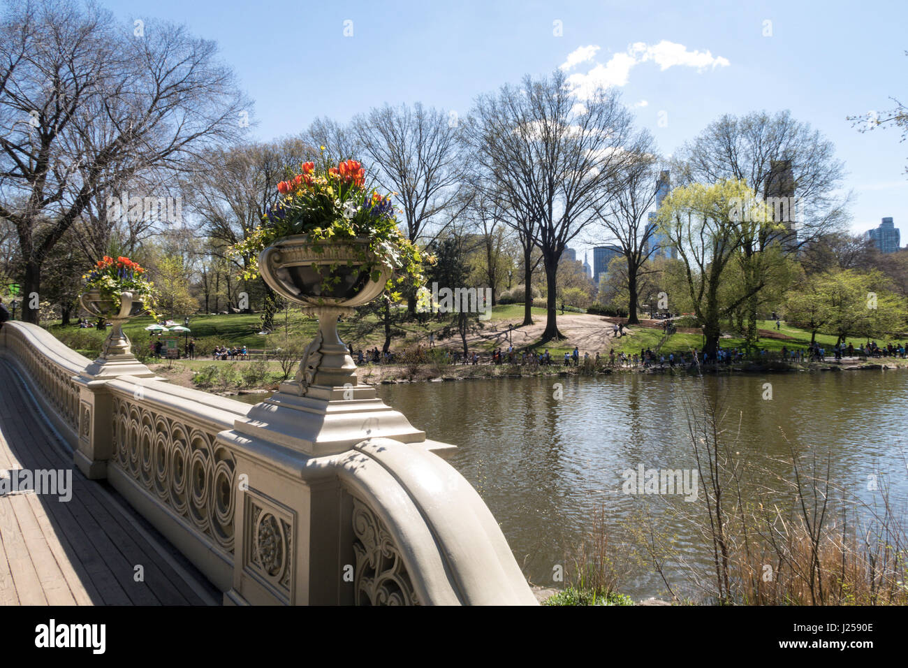 Bow Bridge in Central Park, NYC, USA Stock Photo - Alamy