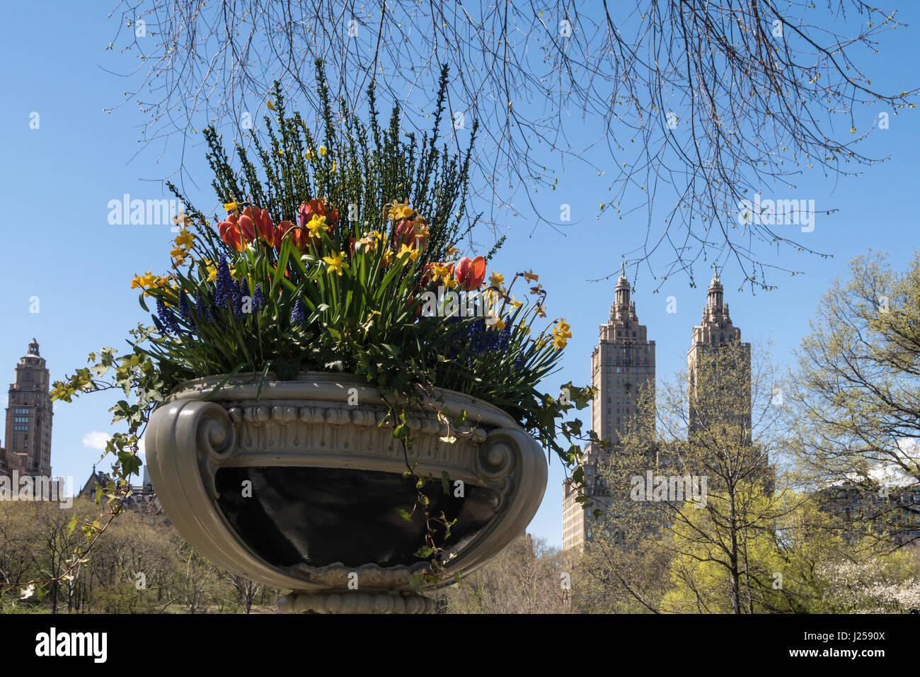 The bridge of flowers hi-res stock photography and images - Alamy