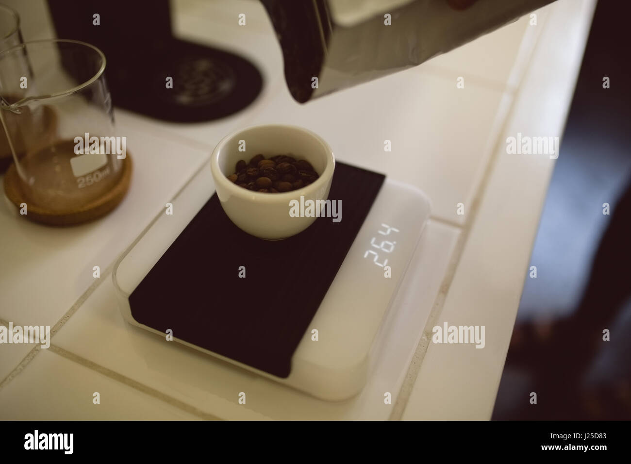 Coffee weighing machine hi-res stock photography and images - Alamy