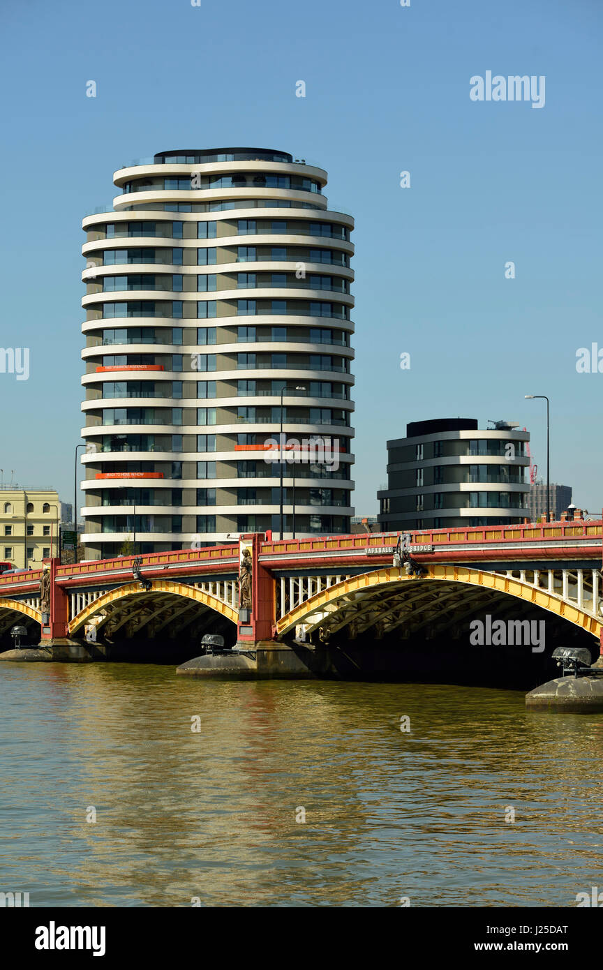 Riverwalk residences hi-res stock photography and images - Alamy
