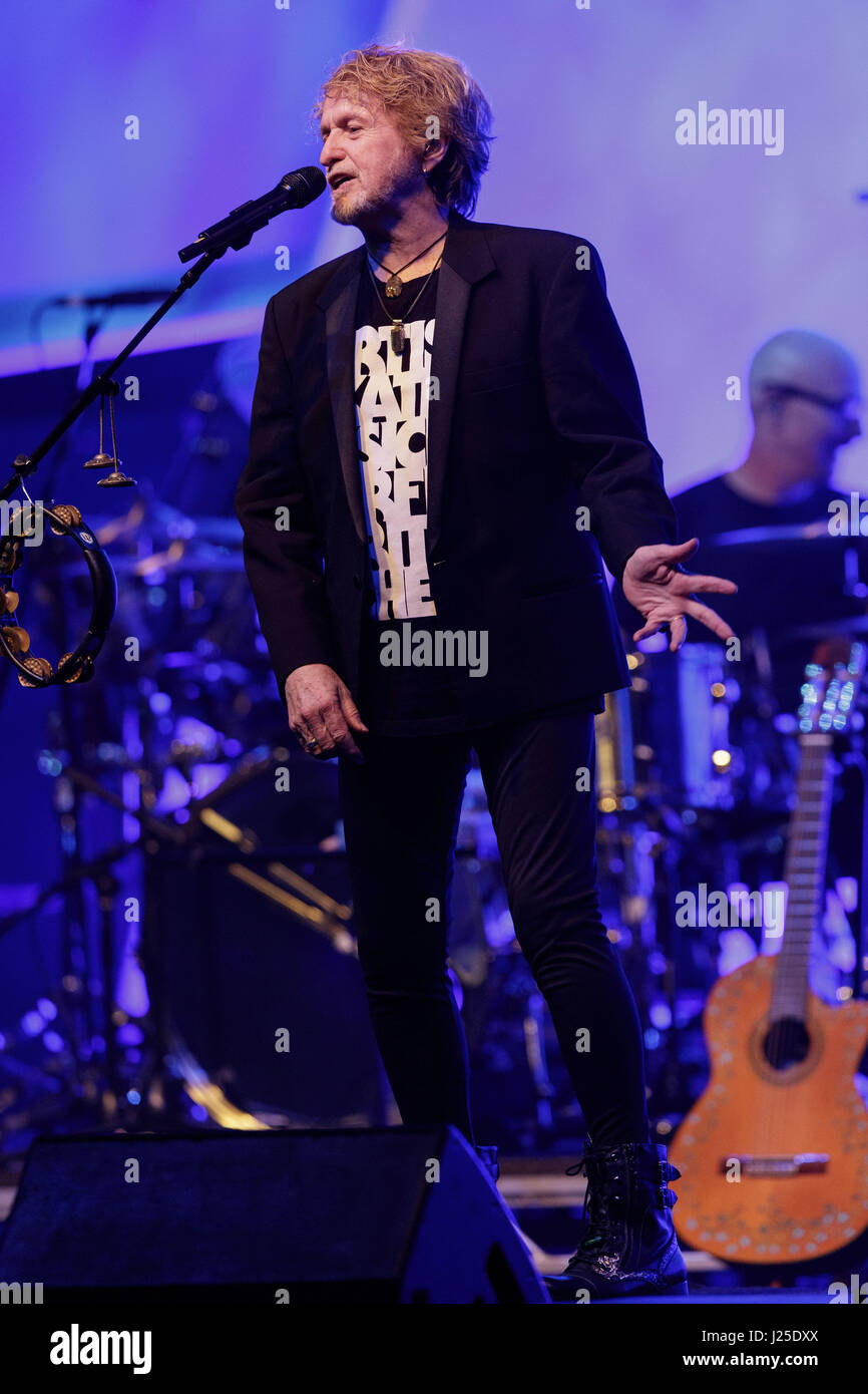 Yes feat Anderson, Rabin & Wakeman (ARW) perform live at the Edinburgh ...