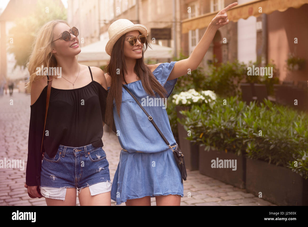 Visiting new hi-res stock photography and images - Alamy
