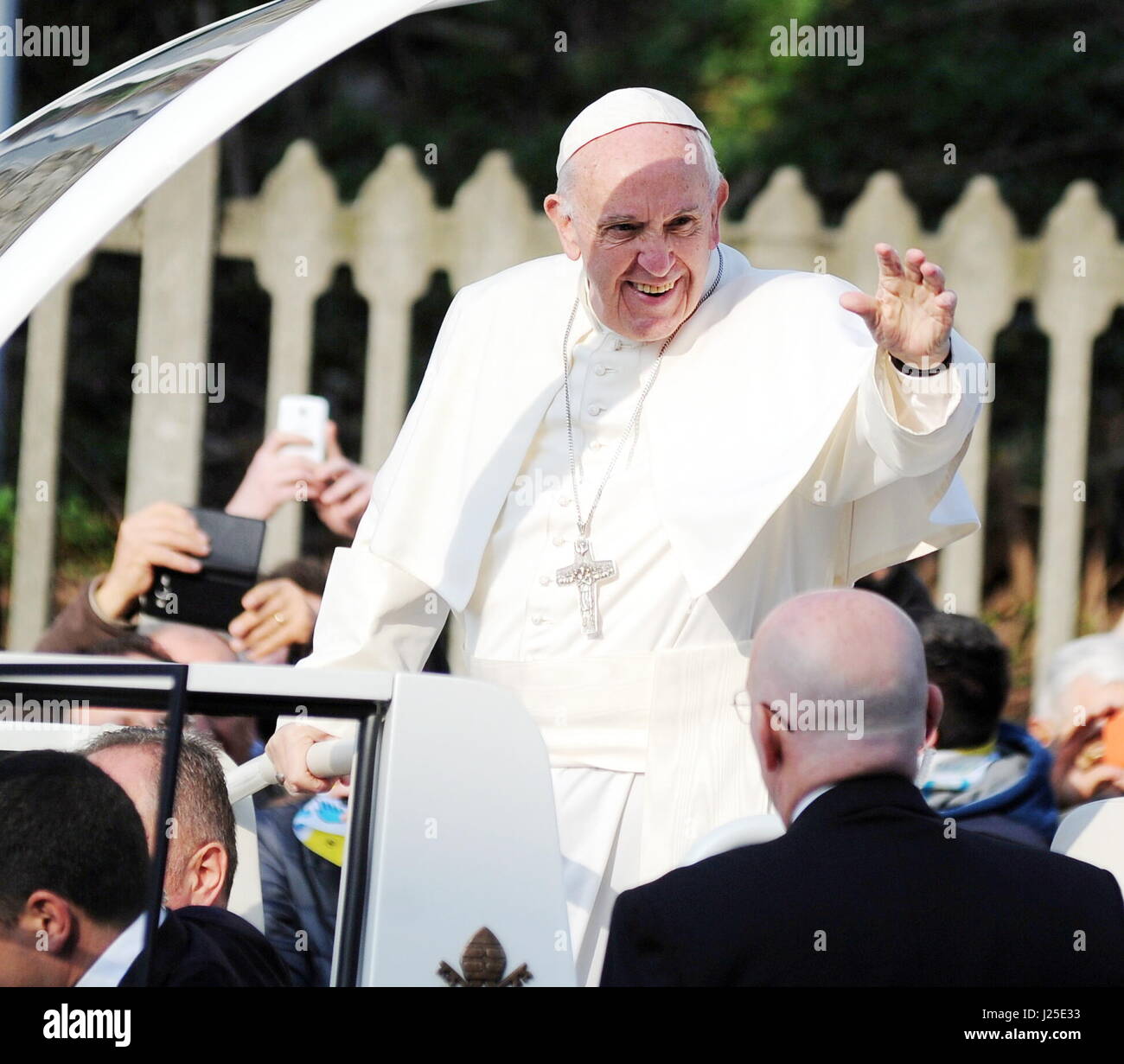 Pope Francis arrives in Milan for a one-day visit. The Pope passes ...