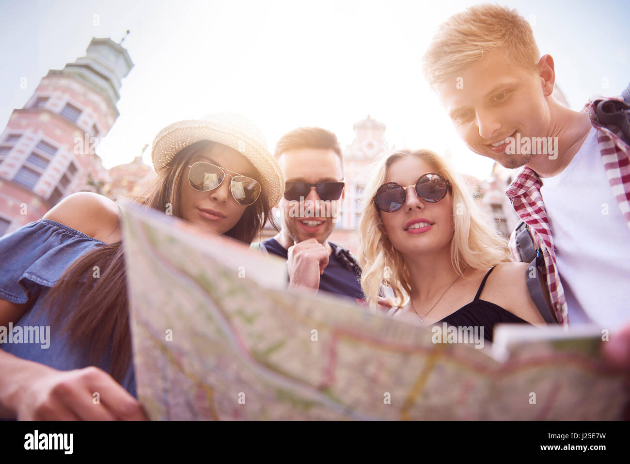 Paper map reading hi-res stock photography and images - Alamy