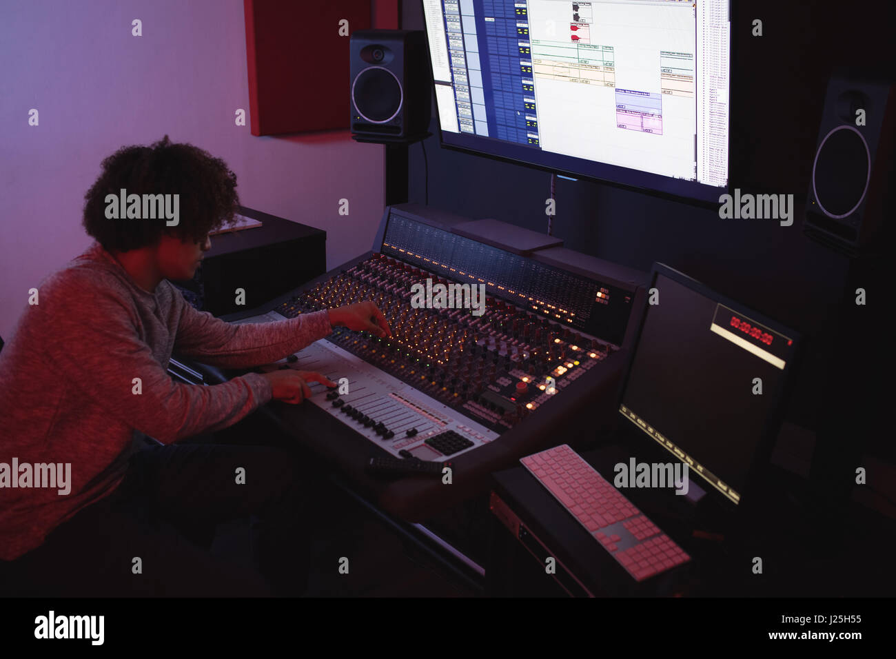 Male audio engineer using hi-res stock photography and images - Alamy