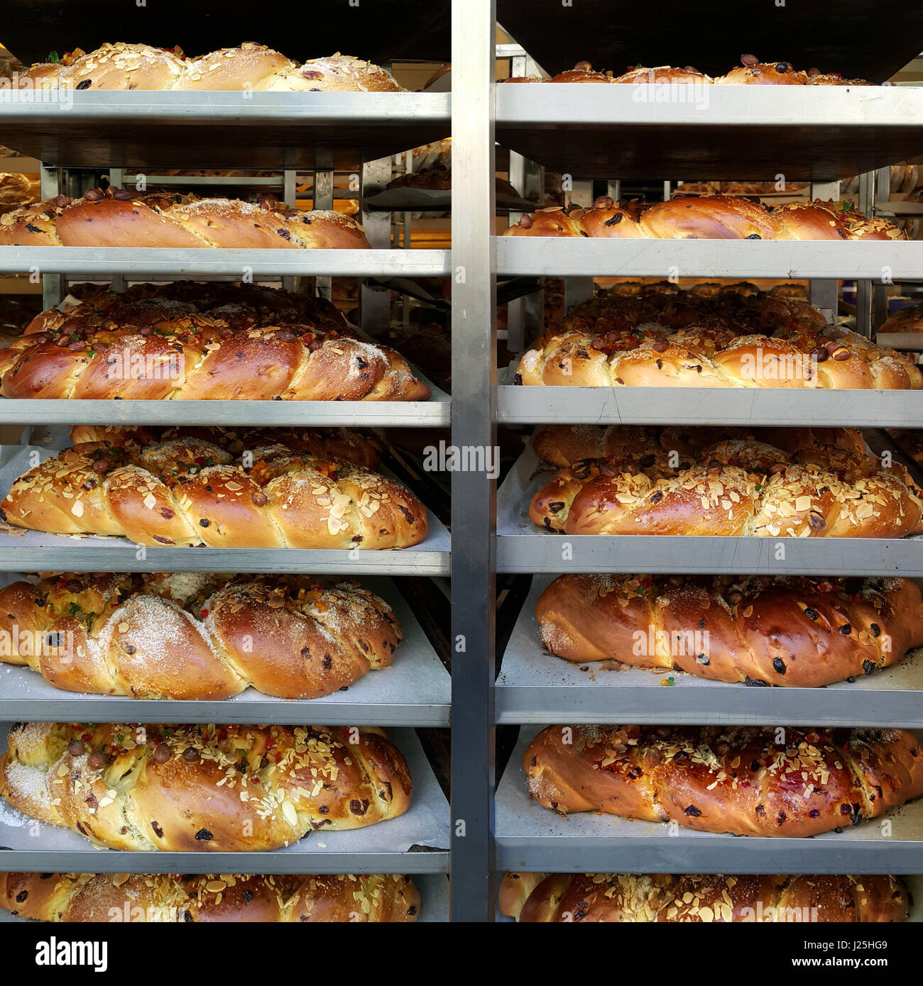 Cake bakery food shop traditional hi-res stock photography and images ...