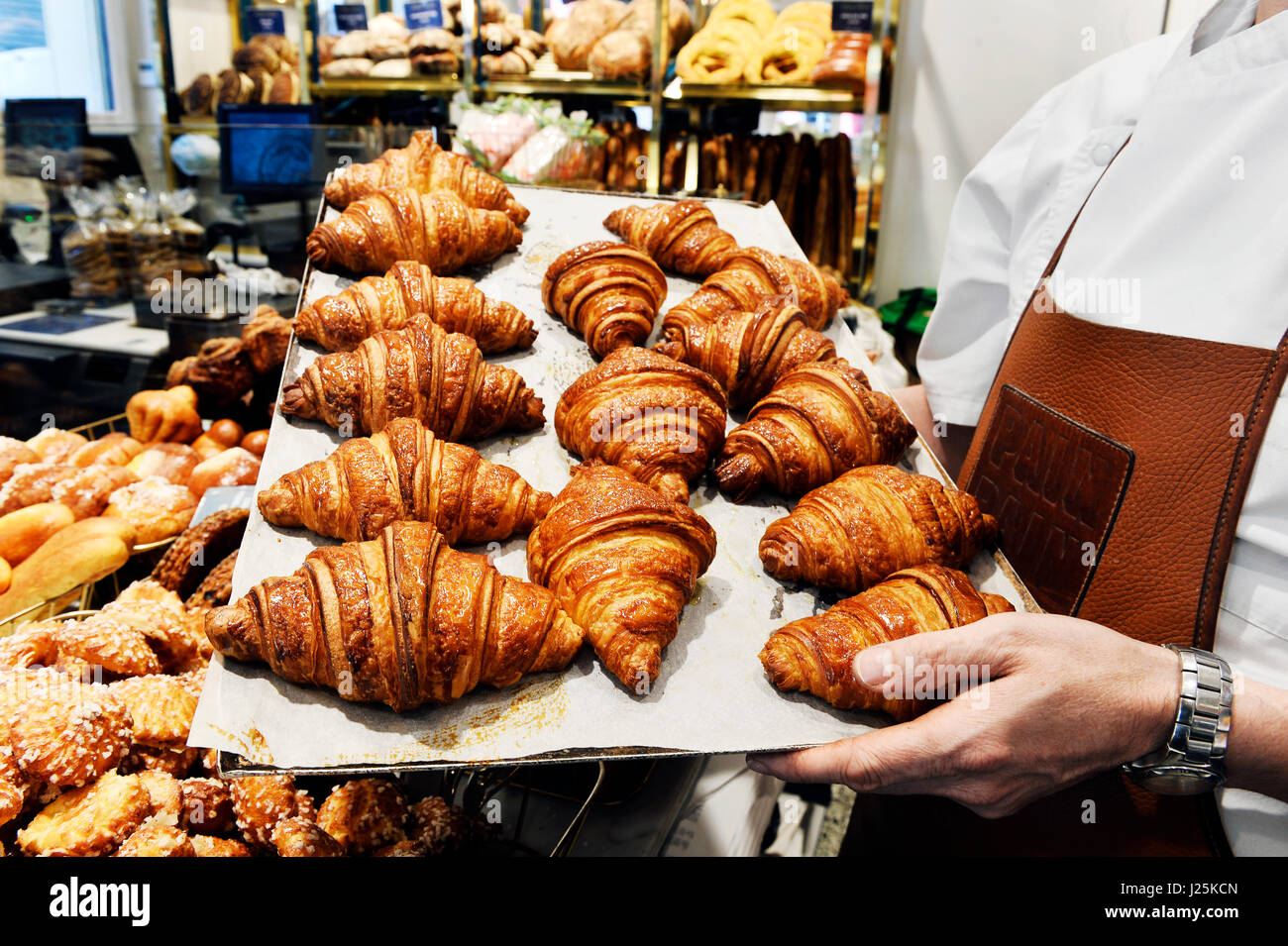 Pain Pain bakery, Paris 18th, France Stock Photo - Alamy