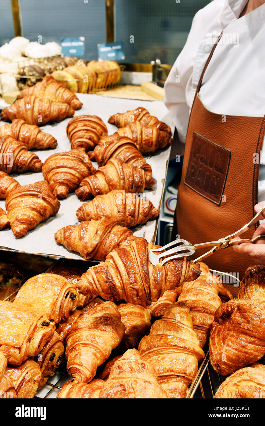 Pain Pain bakery, Paris 18th, France Stock Photo - Alamy