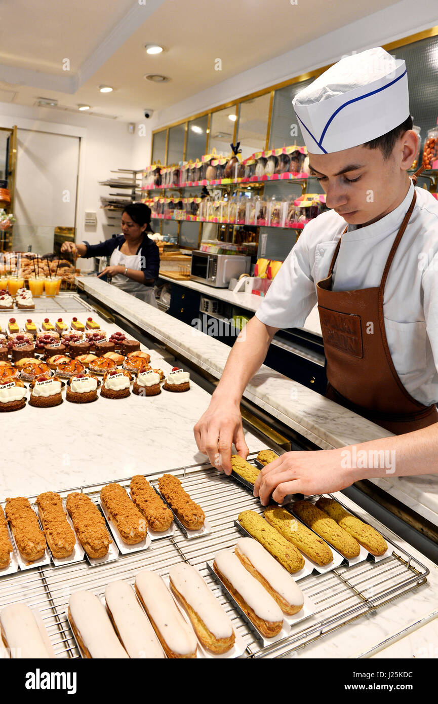 Pain Pain bakery, Paris 18th, France Stock Photo - Alamy