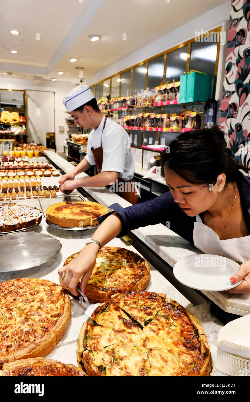 Pain Pain bakery, Paris 18th, France Stock Photo - Alamy
