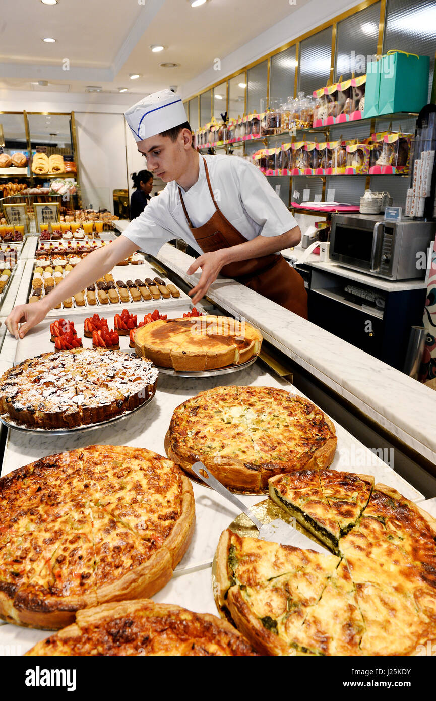 Pain Pain bakery, Paris 18th, France Stock Photo - Alamy