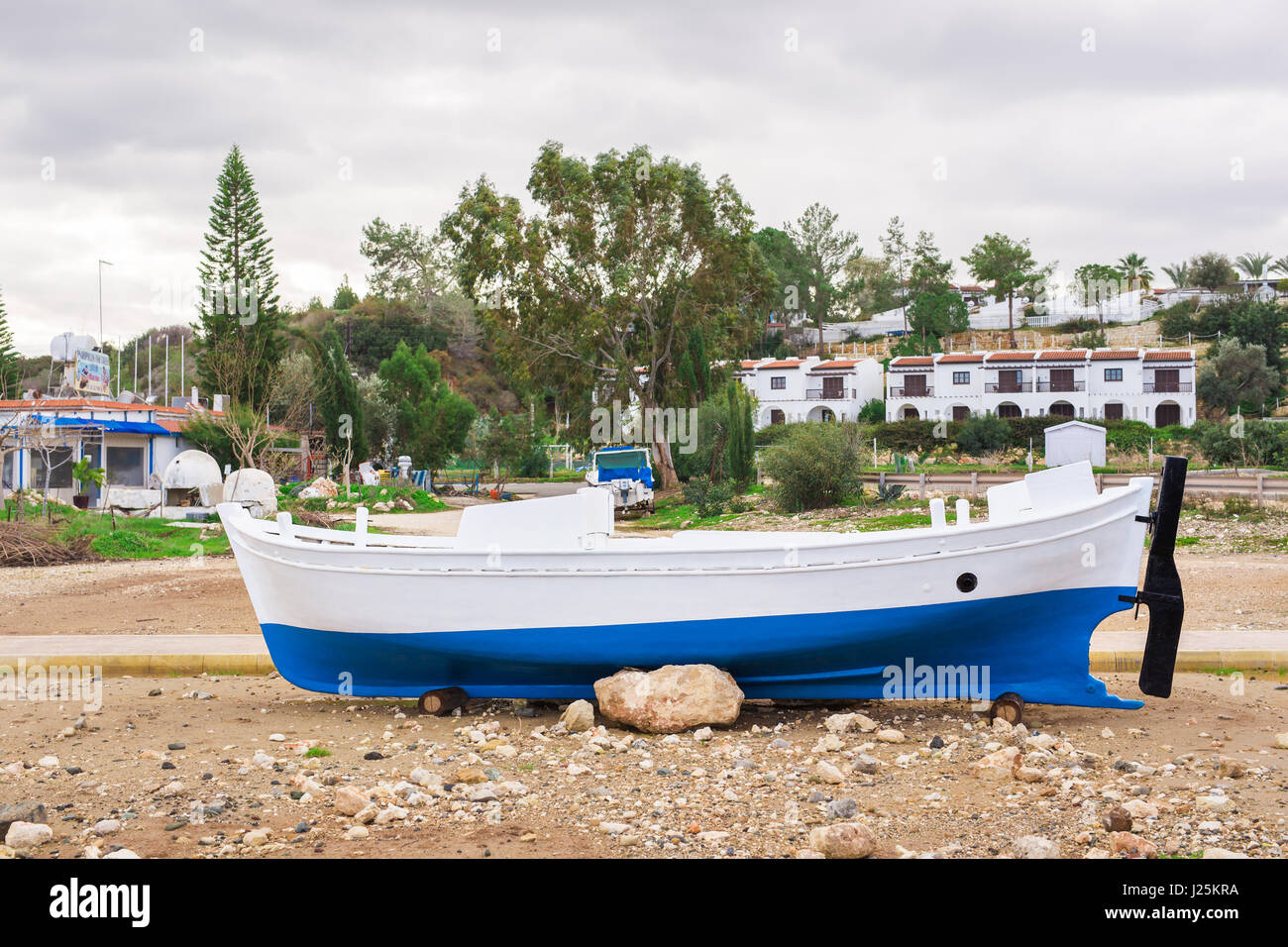 The boat are aground in shallow sea water. Ship run aground in ...