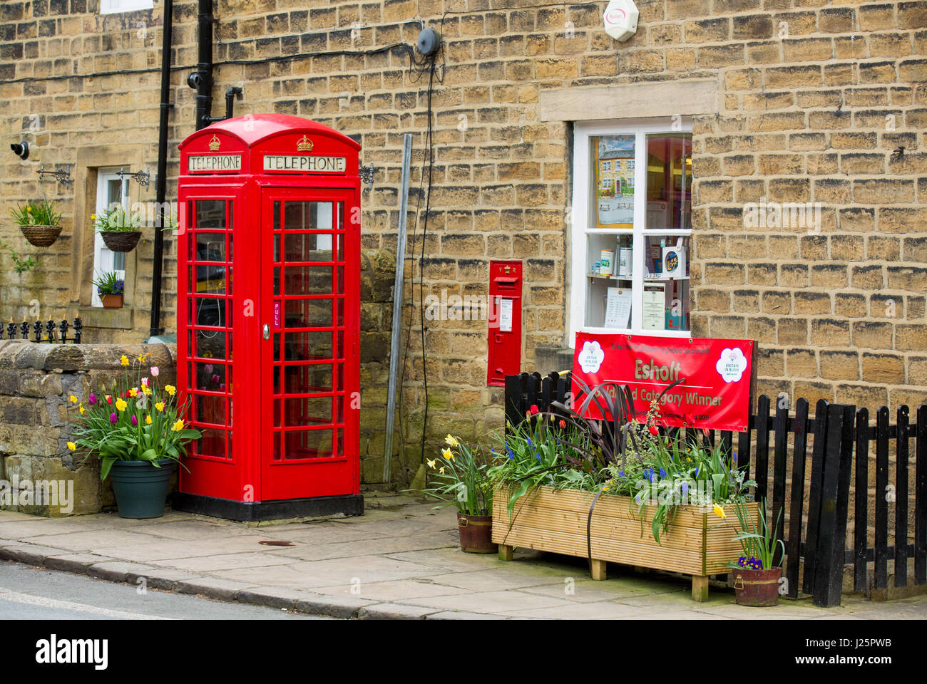 British Telephone Box Stock Photo - Alamy