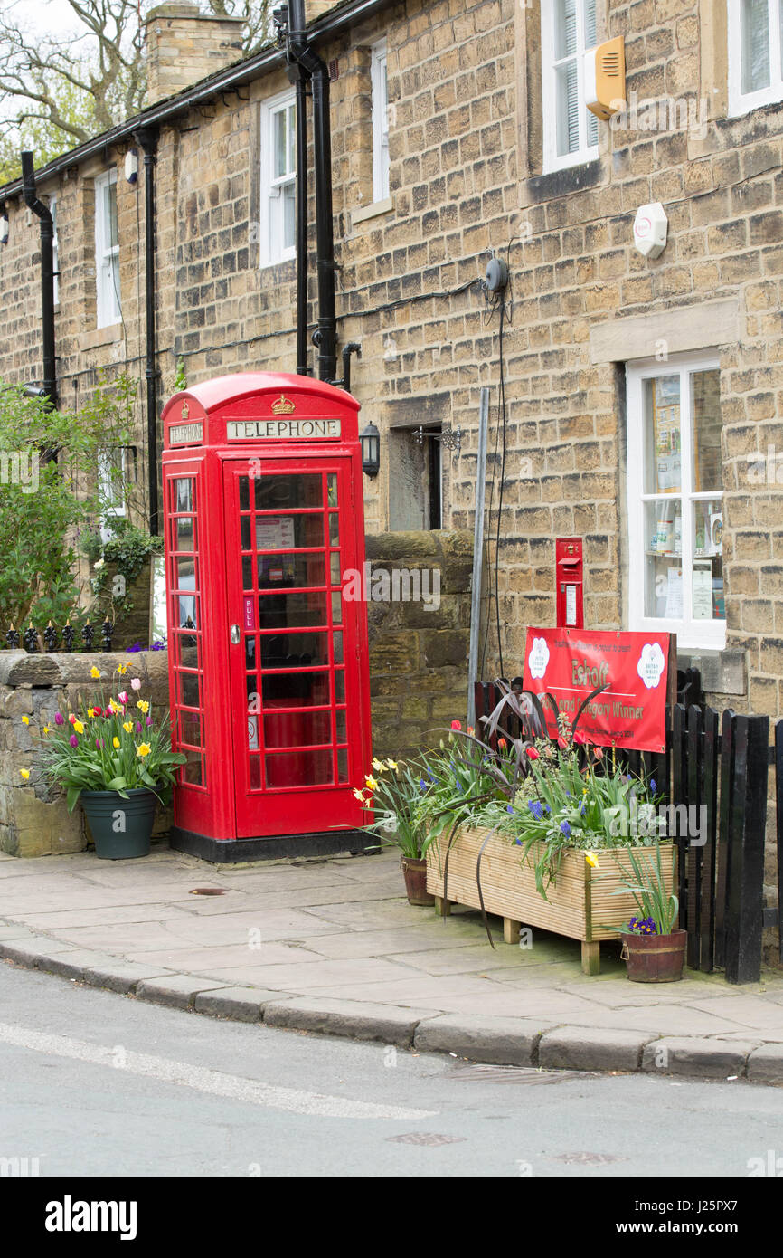 British Telephone Box Stock Photo - Alamy