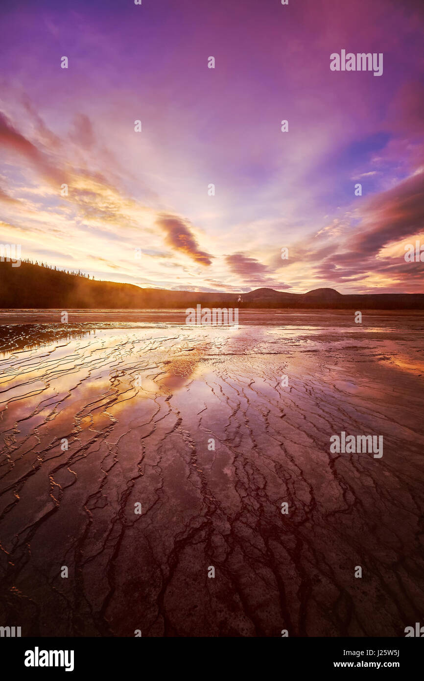 Picturesque pink sunset at Grand Prismatic Spring in Yellowstone ...