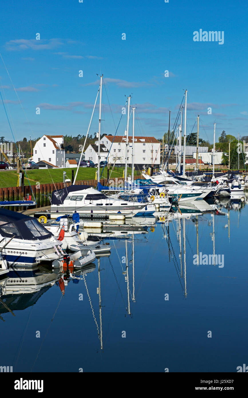 Boat boats woodbridge mooring hi-res stock photography and images - Alamy