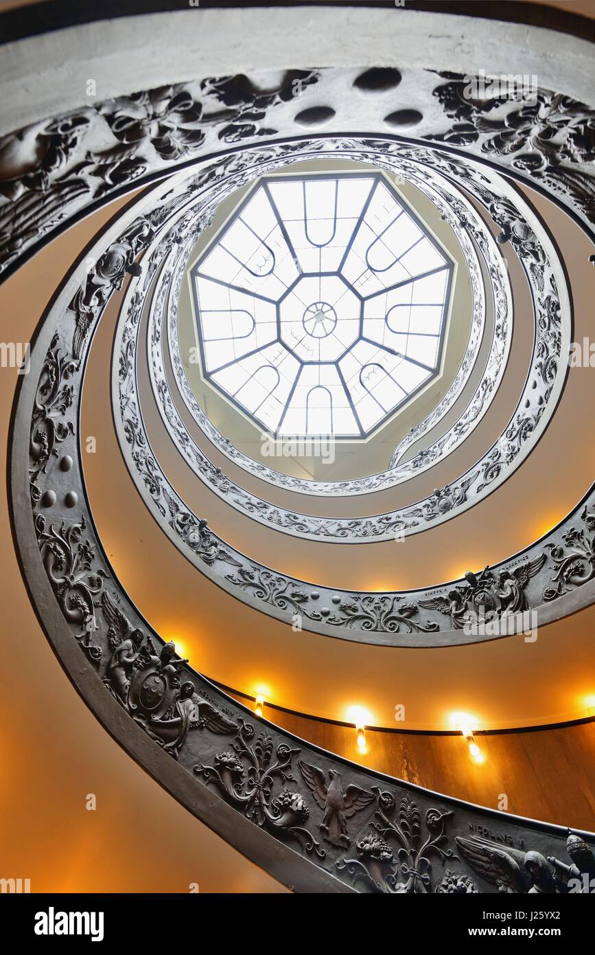 Spiral staircase in Vatican Museum Stock Photo - Alamy