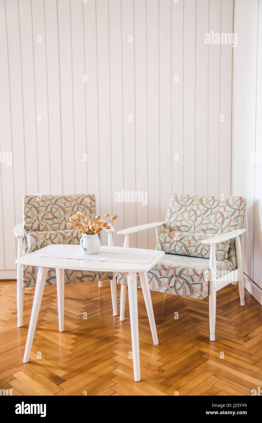 On chairs sitting table hi-res stock photography and images - Alamy