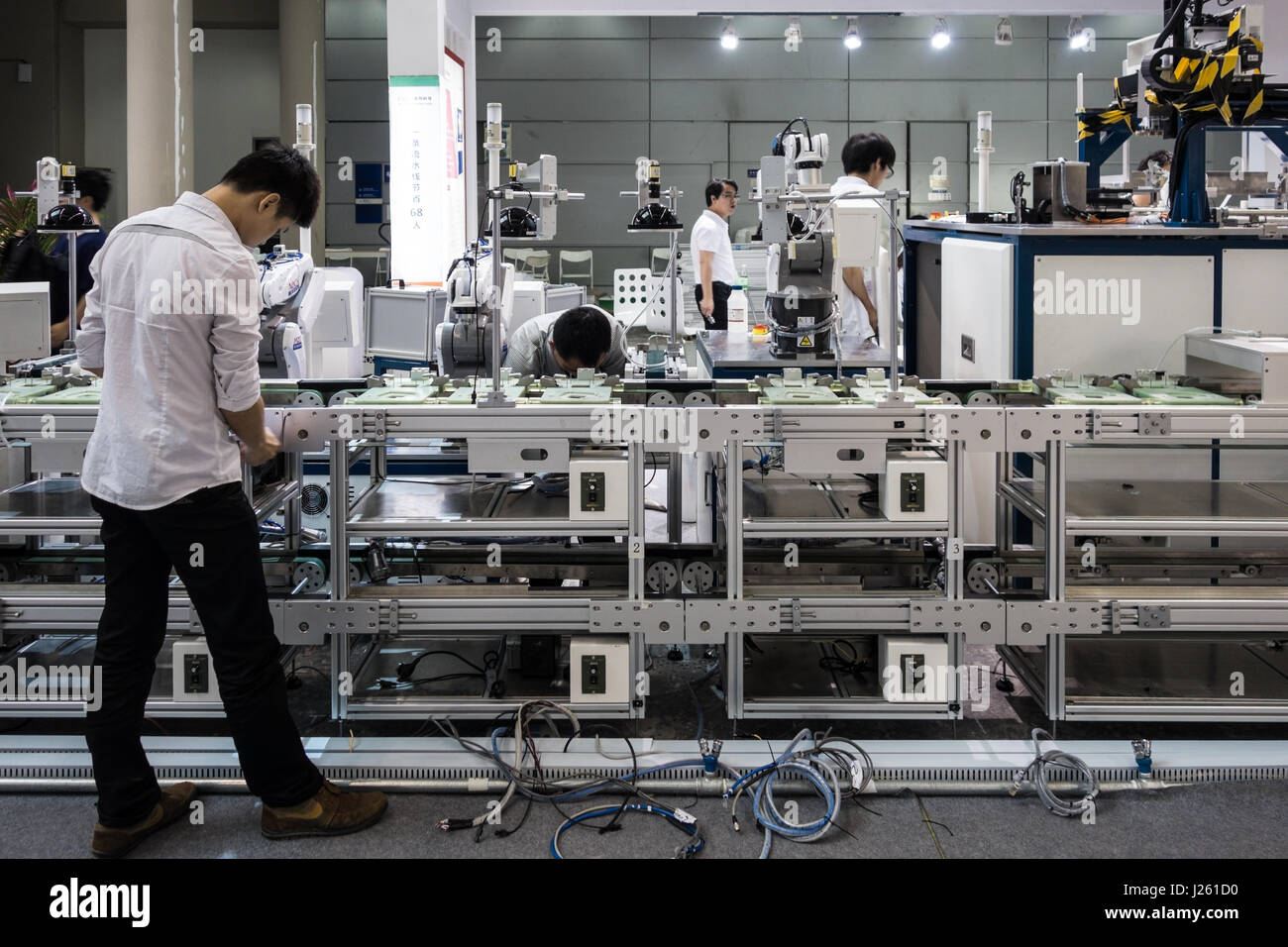 Assembly line hi-res stock photography and images - Alamy