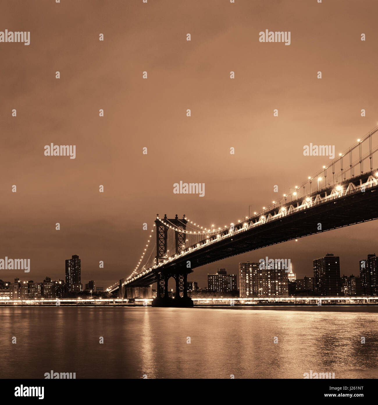 Manhattan Downtown urban view with bridge at night Stock Photo - Alamy
