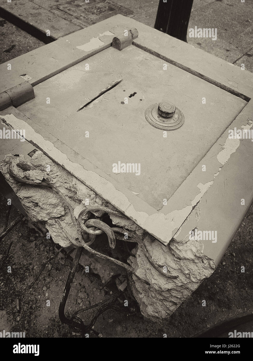 Safe cracking hi-res stock photography and images - Alamy Safe cracking hi-res stock photography and images - Alamy