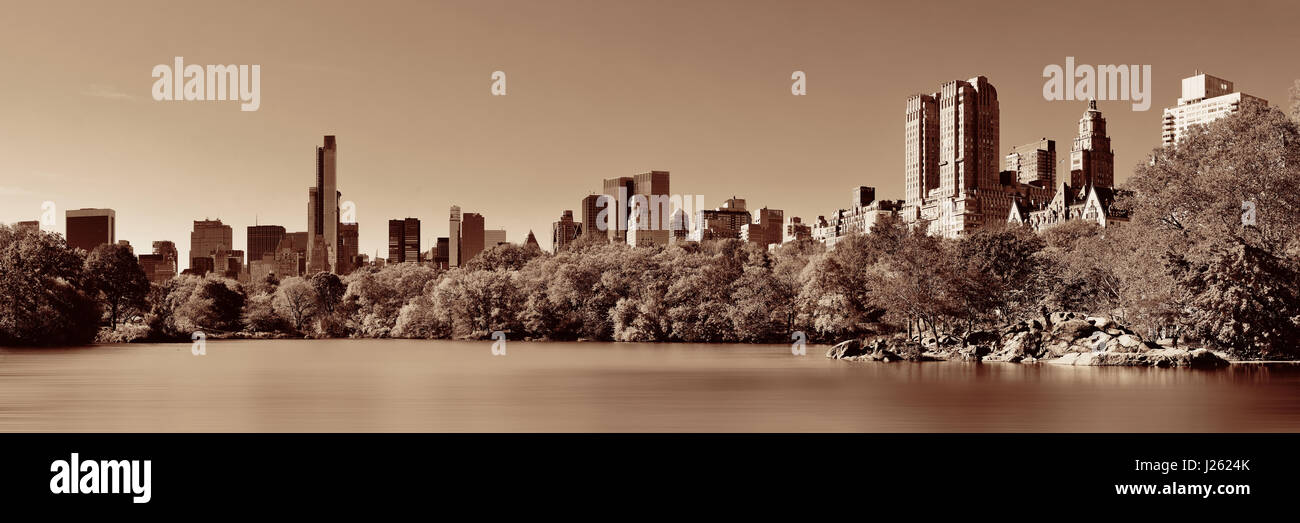 Nyc skyline autumn hi-res stock photography and images - Alamy