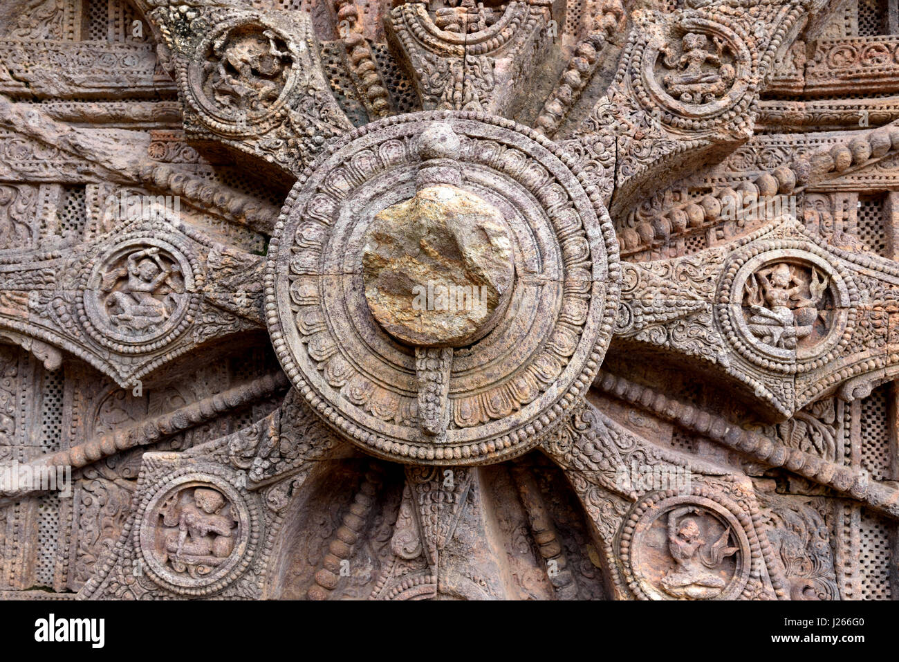 Chariot wheel konark sun hi-res stock photography and images - Alamy