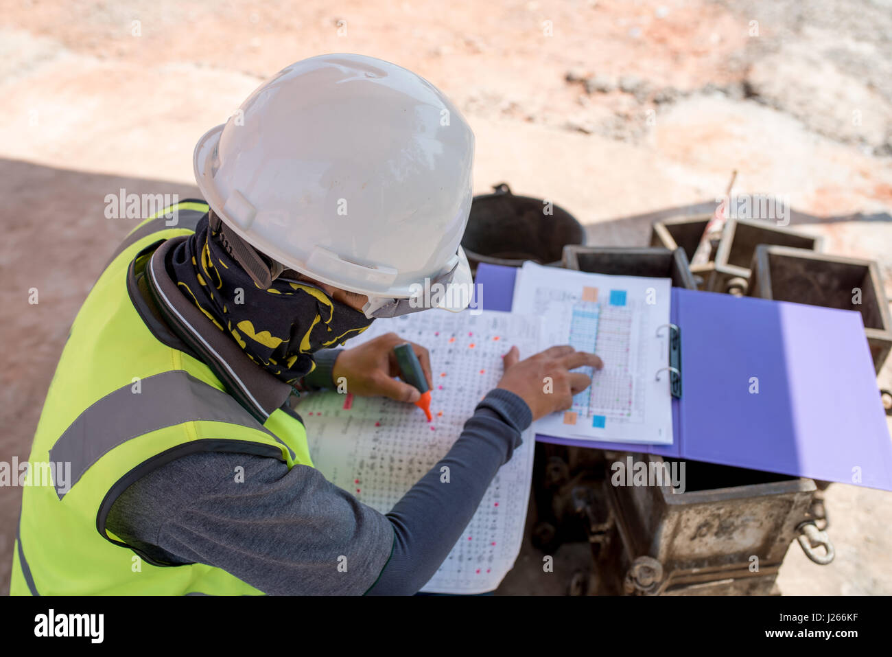 Drawing data diagram female hi-res stock photography and images - Alamy